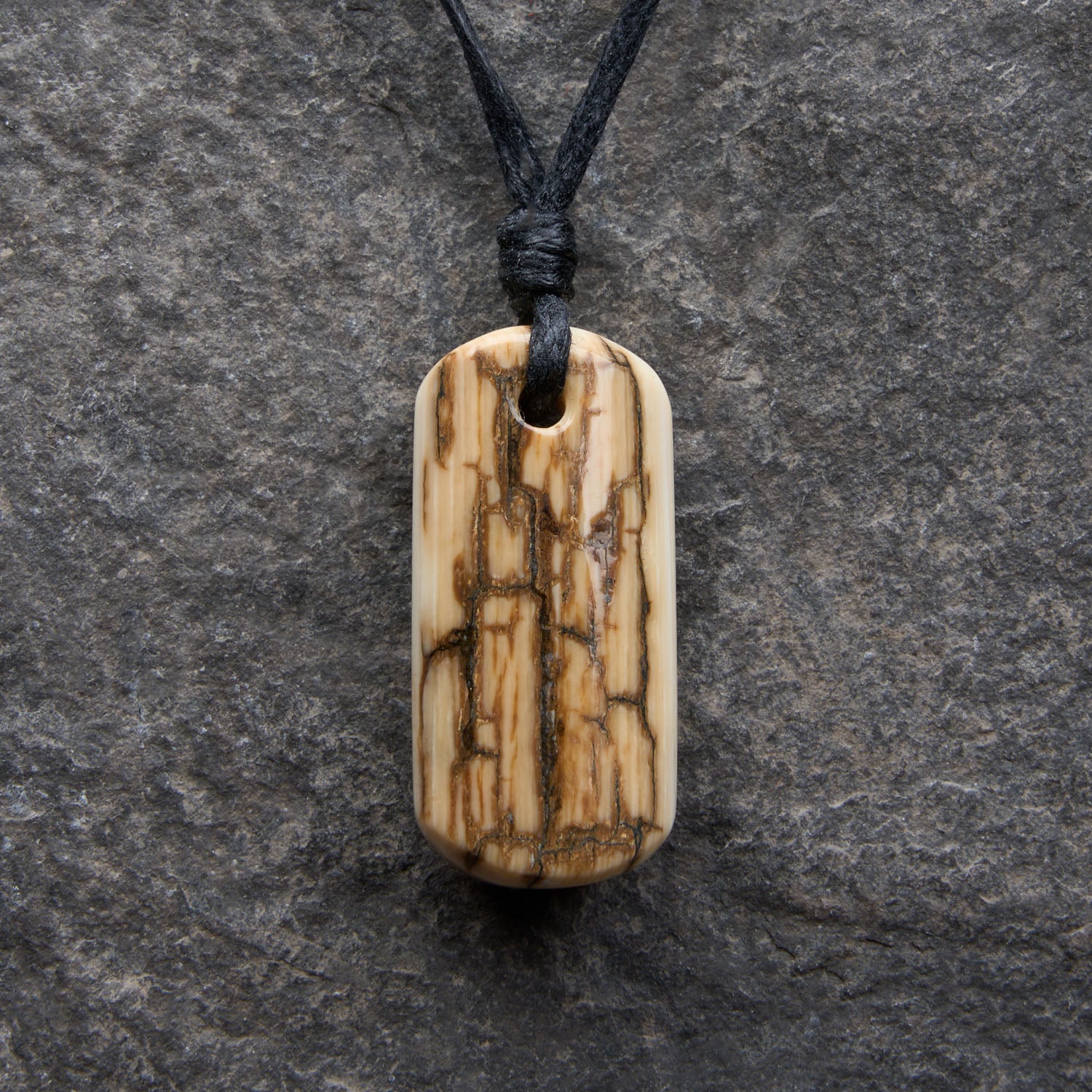 Mammoth ivory pendant – Vestiges